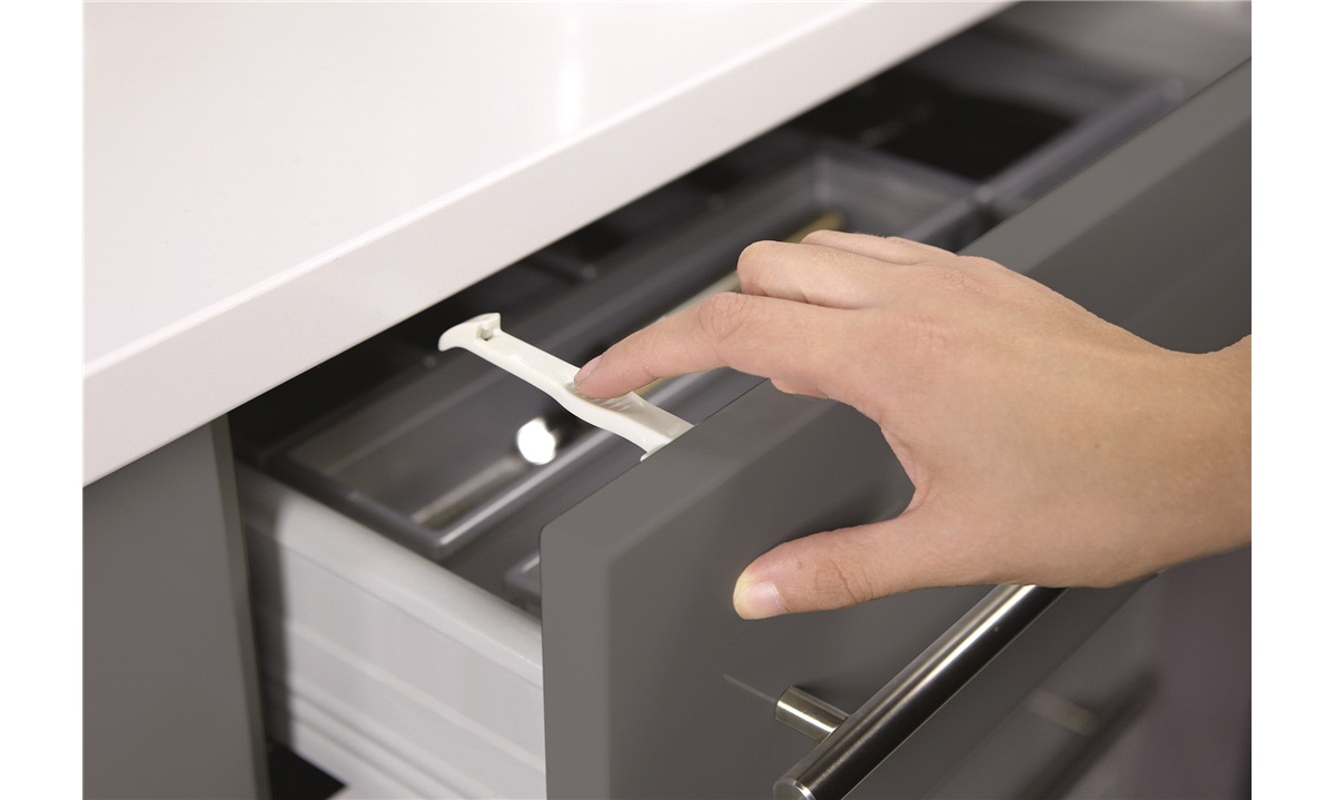 Barnesikring til dører/skuffer Safety1st - Sikkerhet i hjemmet - thansen.no